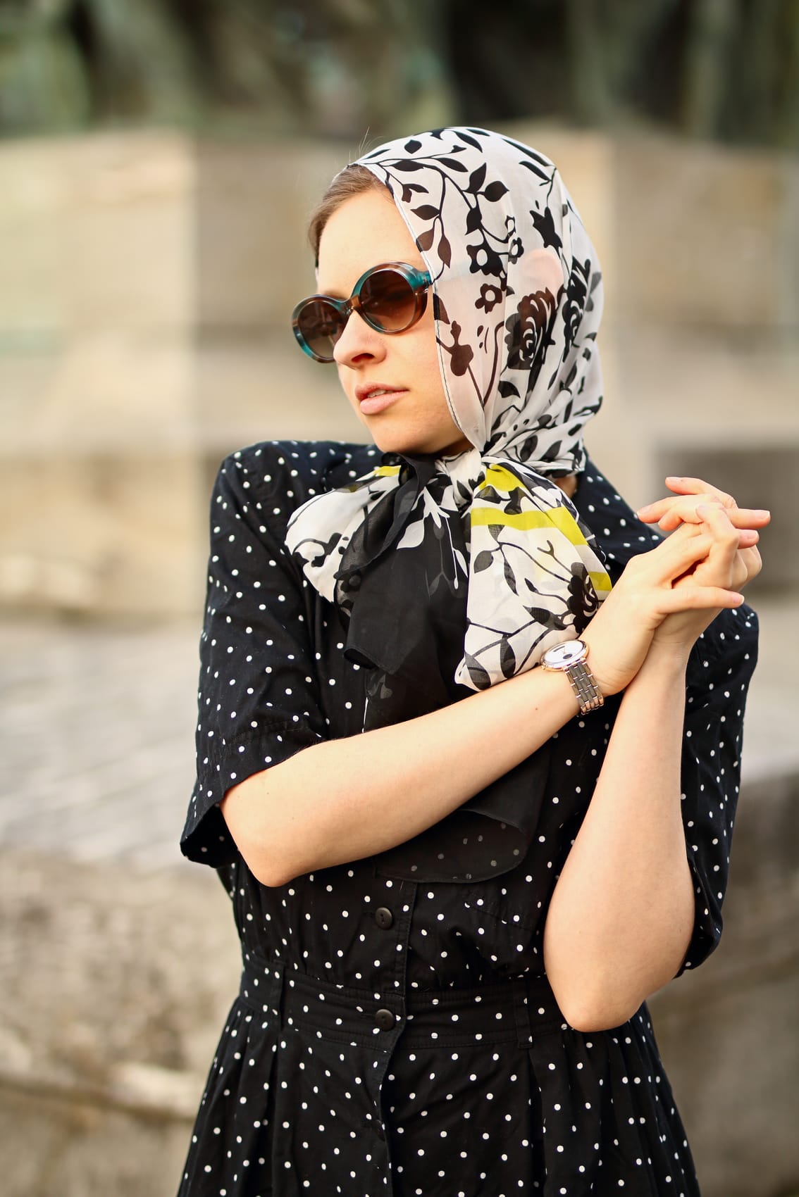 9+ Unique Ways to Wear a (Vegan) Silk Scarf: Fresh Style Ideas