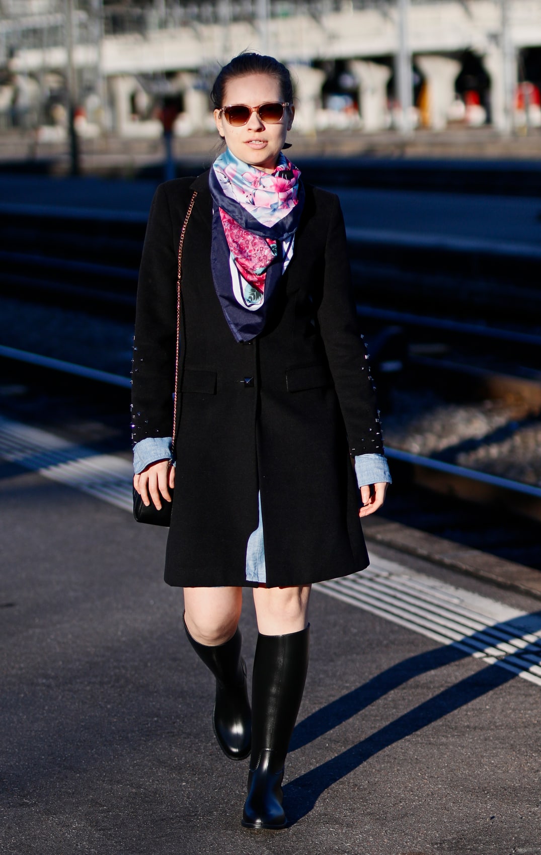 9+ Unique Ways to Wear a (Vegan) Silk Scarf: Fresh Style Ideas