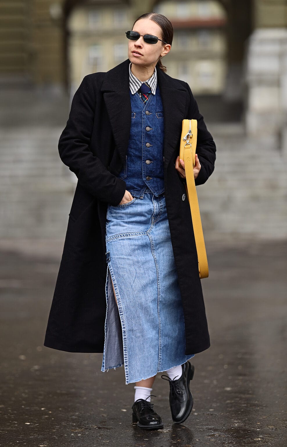 How to Wear the Dark Academia Aesthetic: Ultimate Style Guide