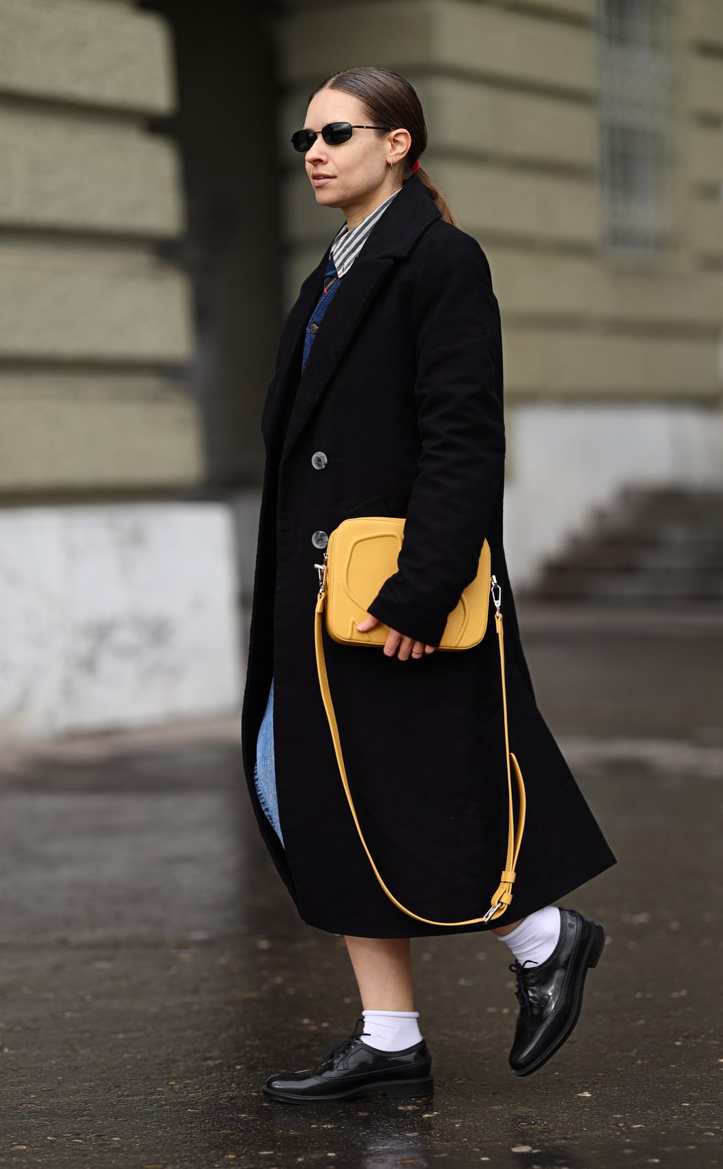 How to Wear the Dark Academia Aesthetic: Ultimate Style Guide