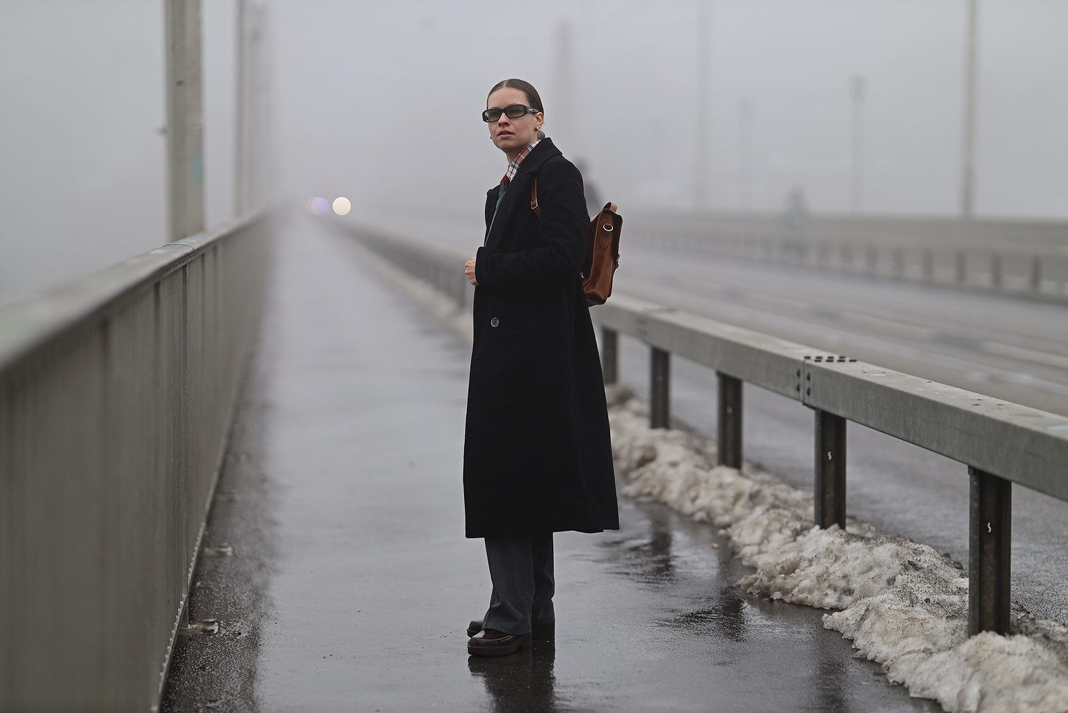 How to Wear the Dark Academia Aesthetic: Ultimate Style Guide